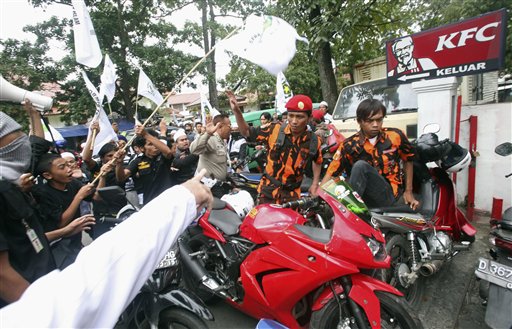 Indonesian Star Jailed For Sex Tape Scandal