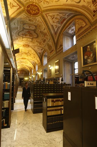 Vatican library reopens after 3-year restoration