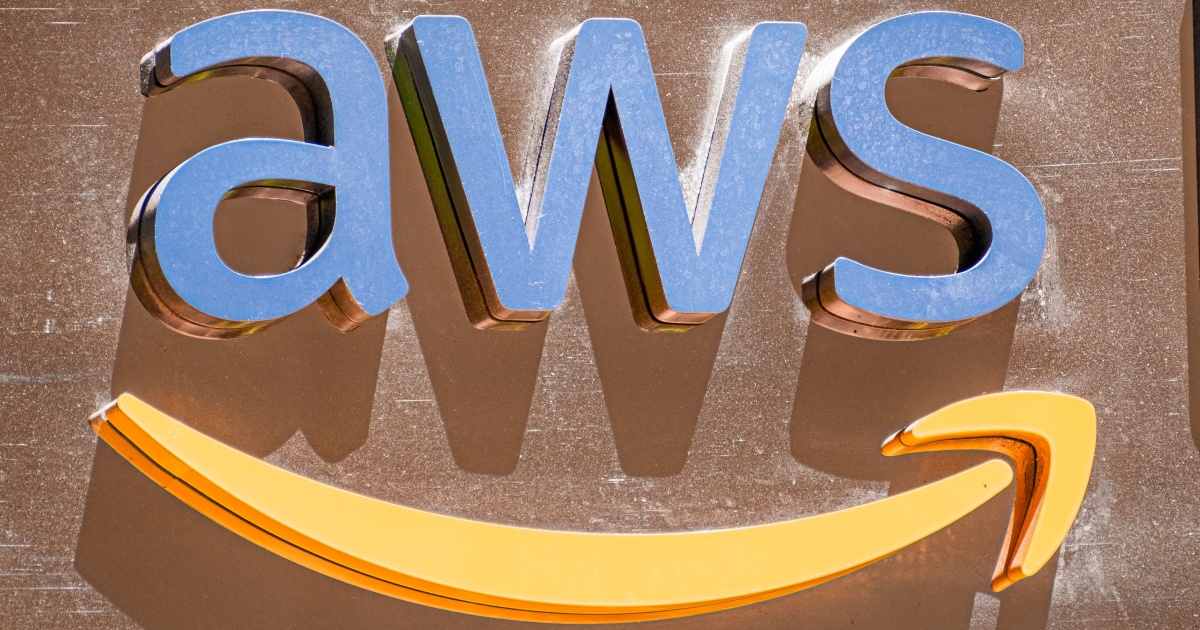 AWS Introduces Amazon Q Generative AI-Powered Assistant for Business